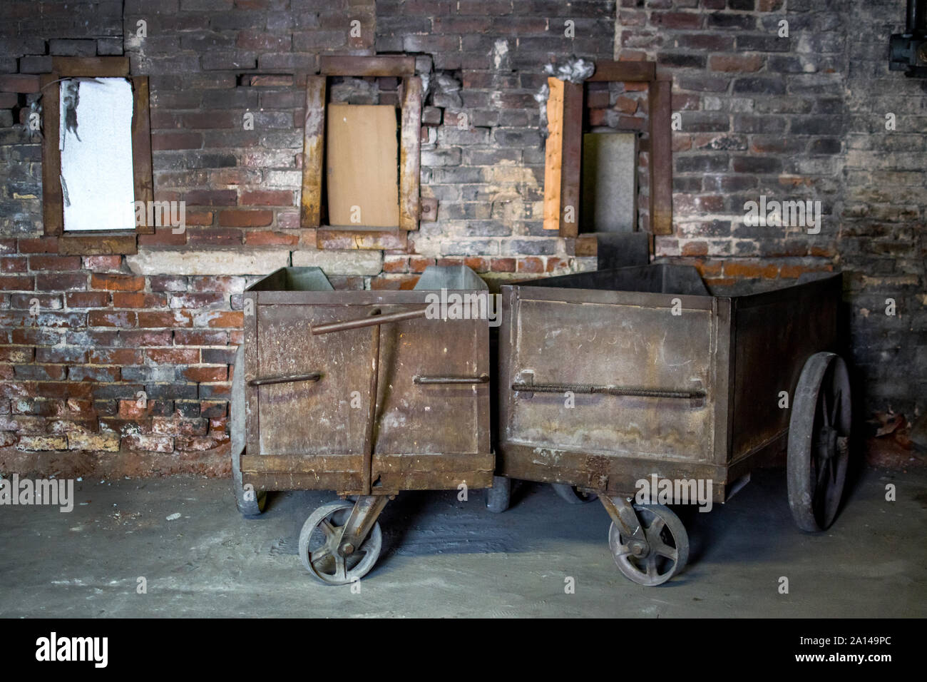 Dust carts hi-res stock photography and images - Alamy