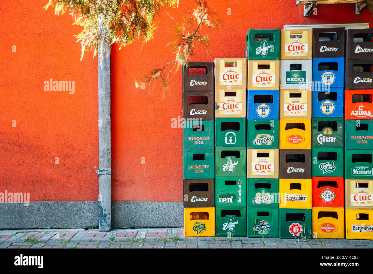 Empty beer boxes hi-res stock photography and images - Alamy