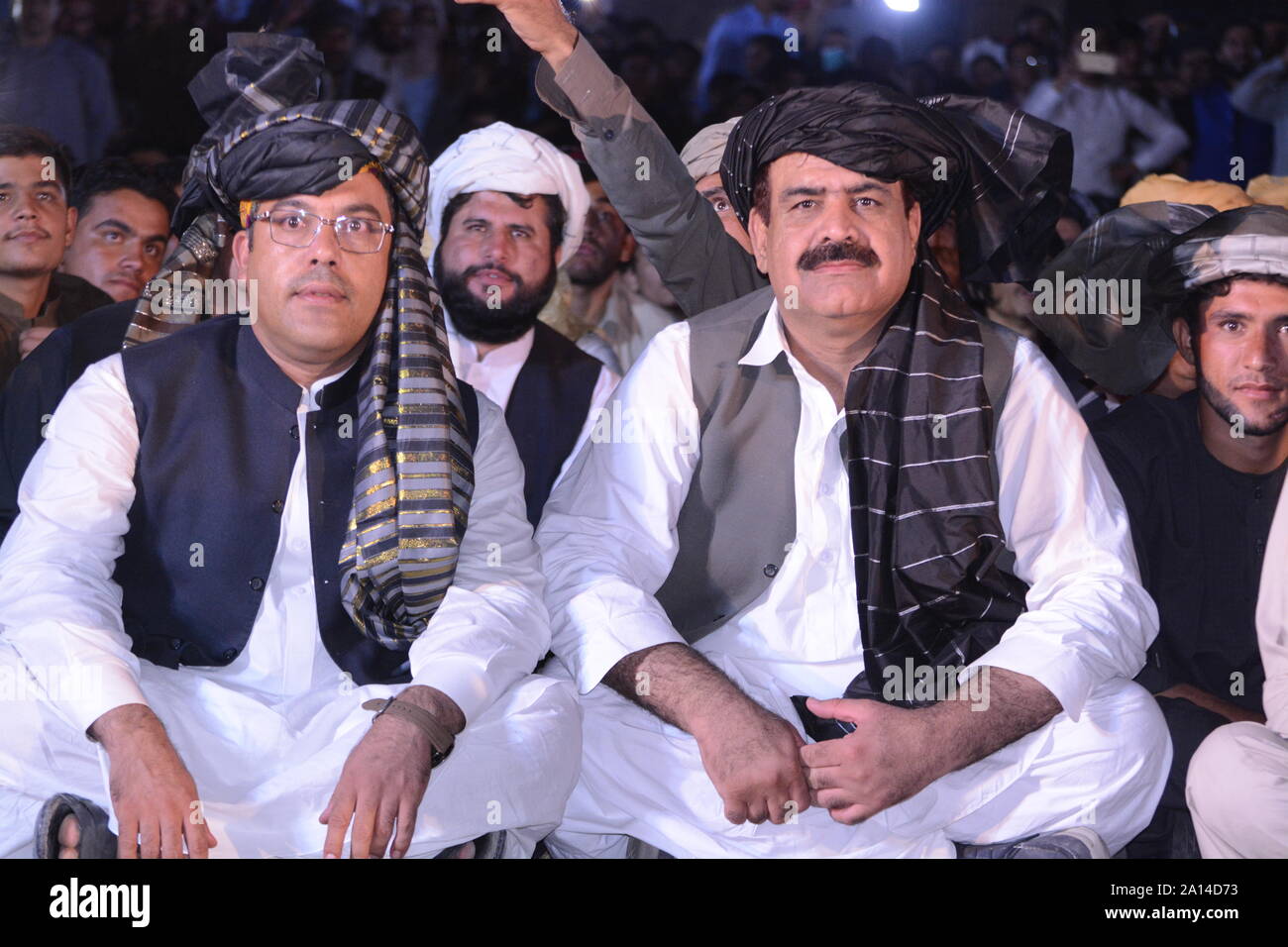 Pashtun traditional dress hi-res stock photography and images - Alamy