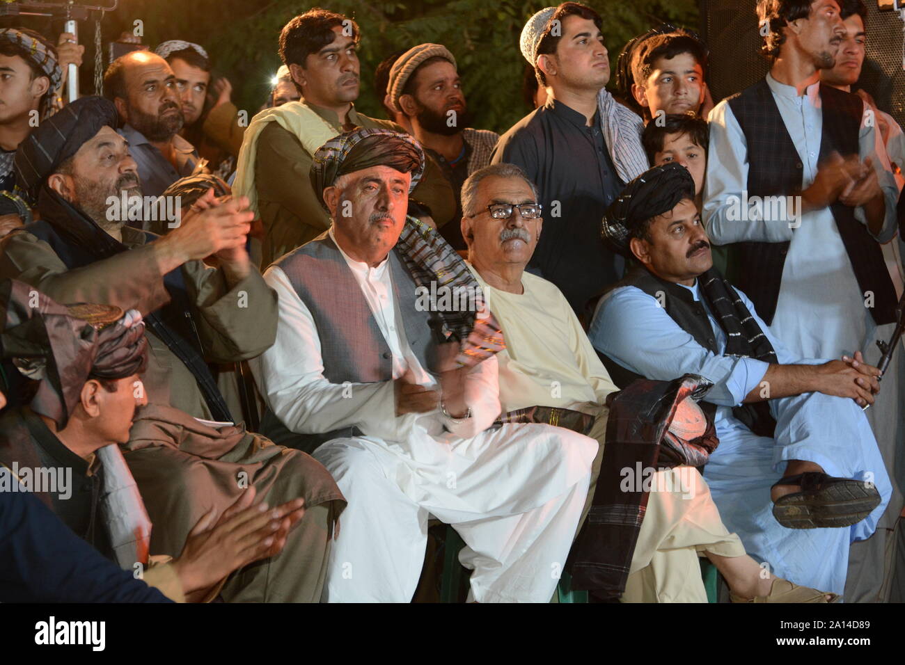 Quetta, Pakistan. 23rd Sep, 2019. People wear Pashtun traditional dress ...