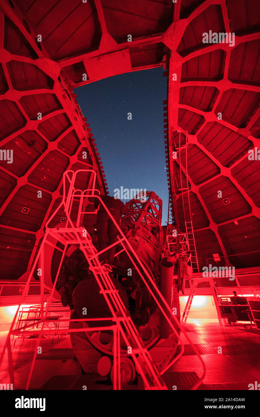 Inside view of a 60-inch telescope at Mount Wilson Observatory ...