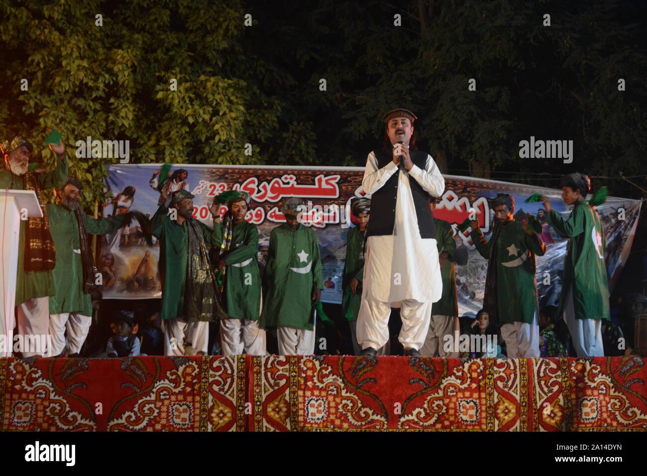 Quetta, Pakistan. 23rd Sep, 2019. Pashto singer Sarbaz Kochi performing ...