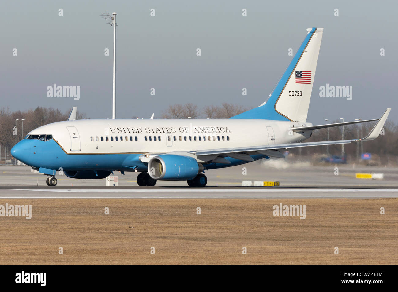 U.S. Air Force C-40 Clipper ready for take off Stock Photo - Alamy