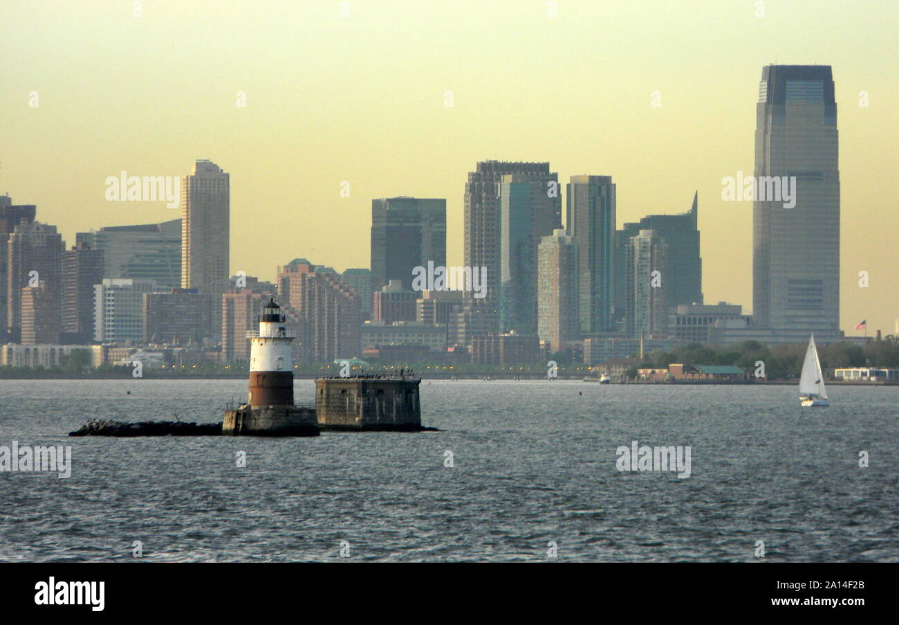 Robbins reef lighthouse new york hi-res stock photography and images ...