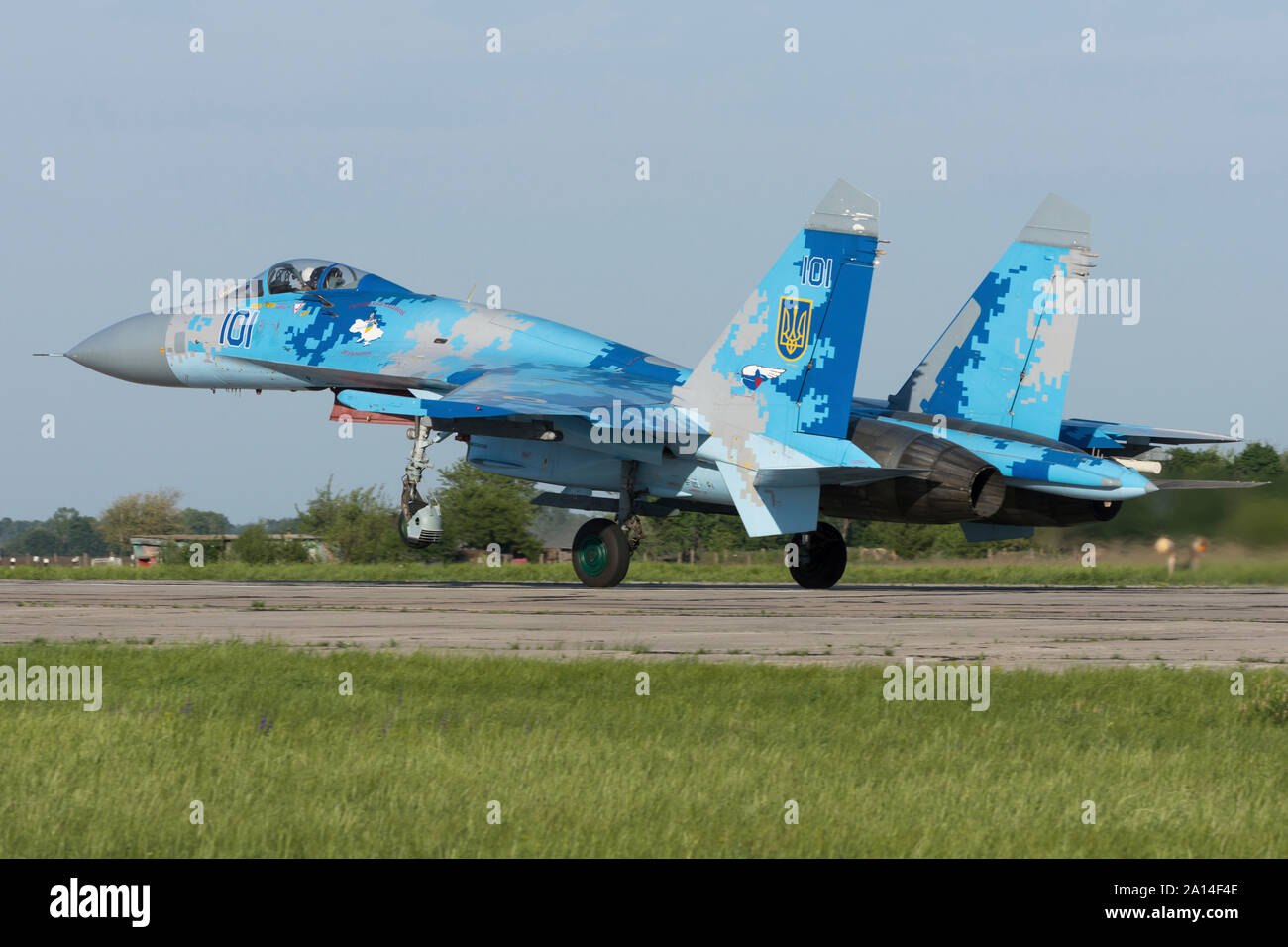 Ukrainian Air Force Su-27 at Mirgorod Air Base, Ukraine Stock Photo - Alamy