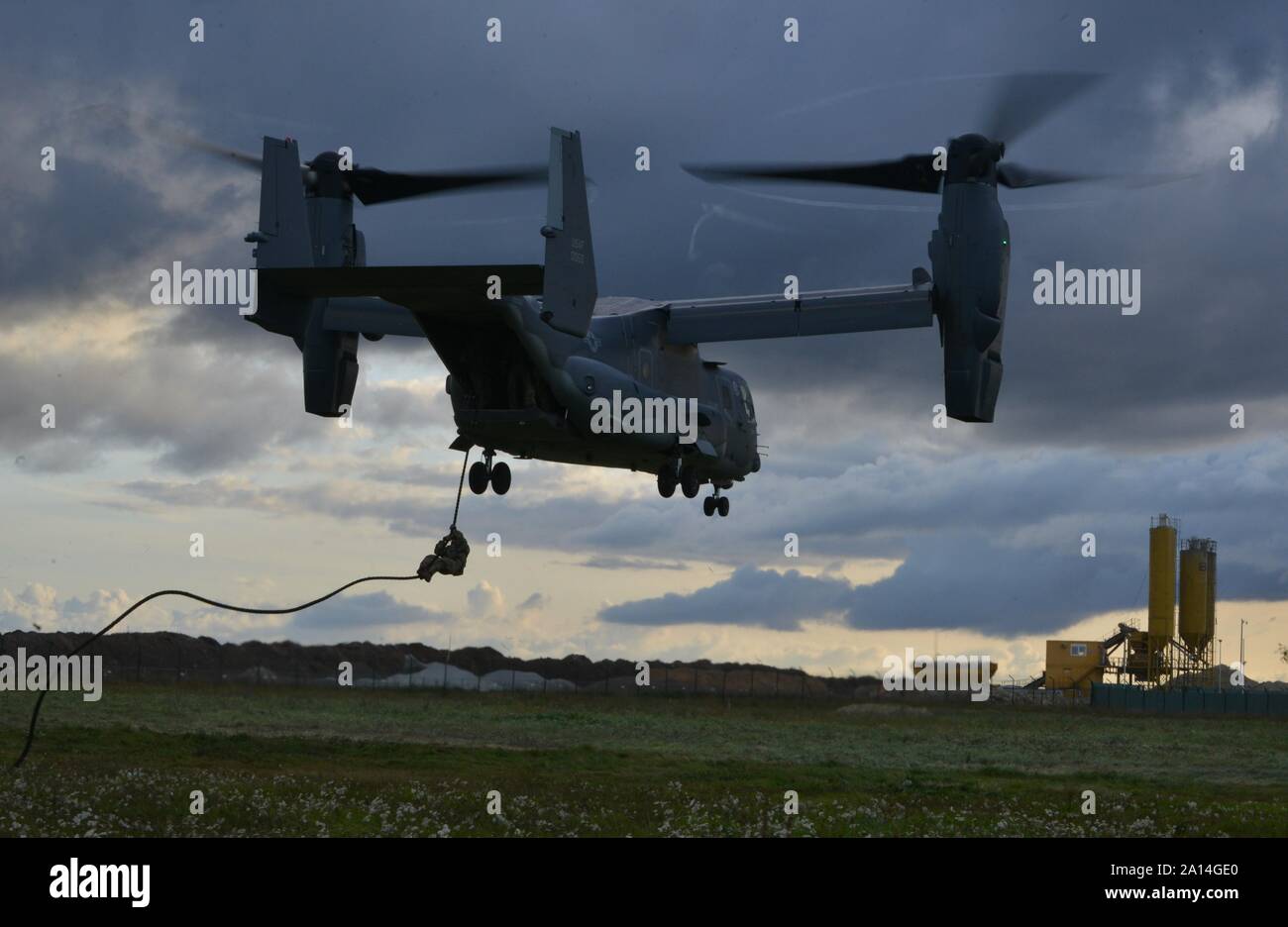 Army vehicle extraction hi-res stock photography and images - Alamy