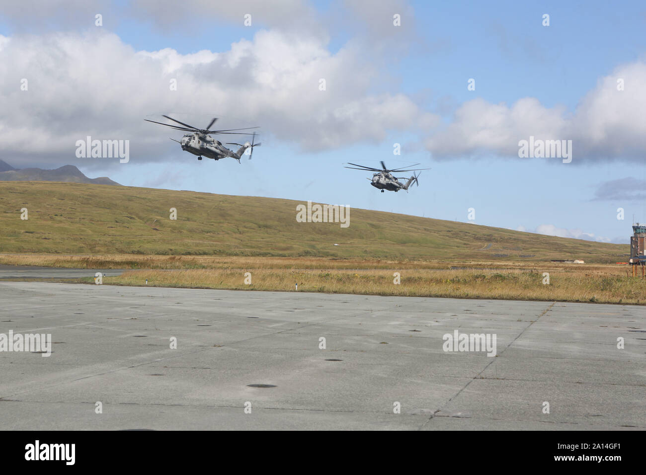 U.S. Marines with Marine Heavy Helicopter Squadron 361, Marine Aircraft ...