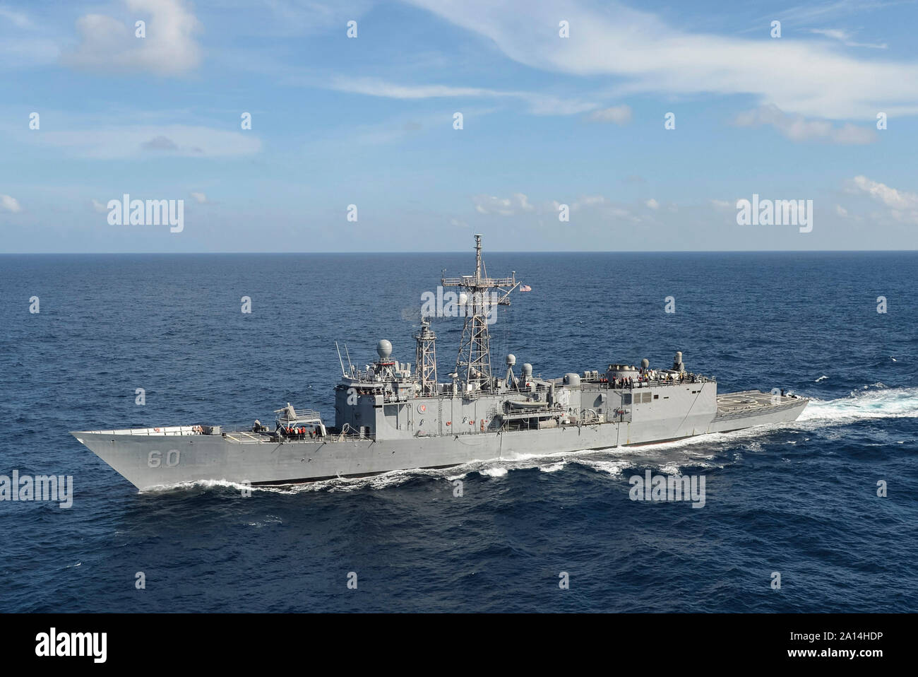 Uss rodney m davis ffg 60 hi-res stock photography and images - Alamy