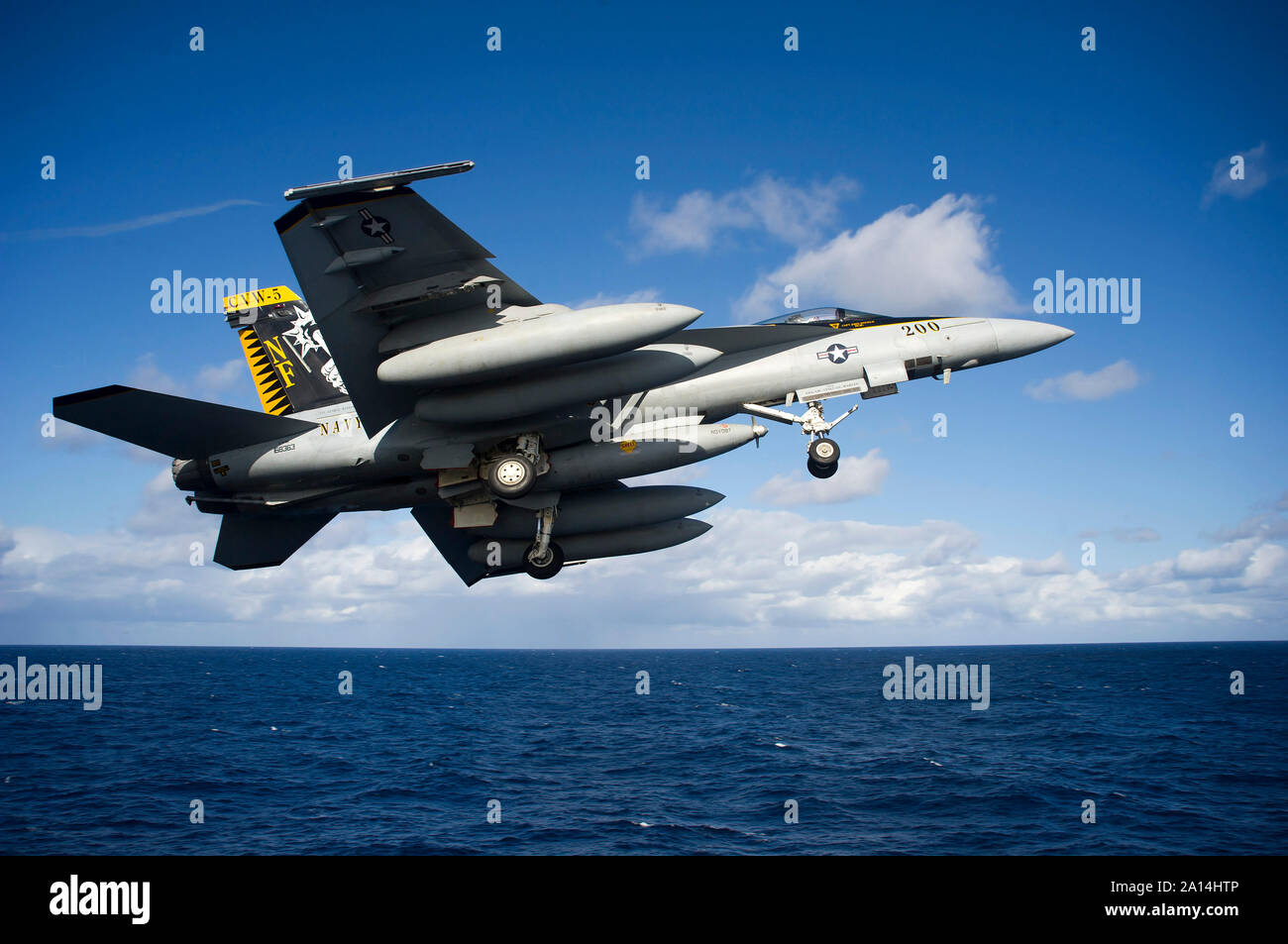 Uss george washington jets hi-res stock photography and images - Alamy