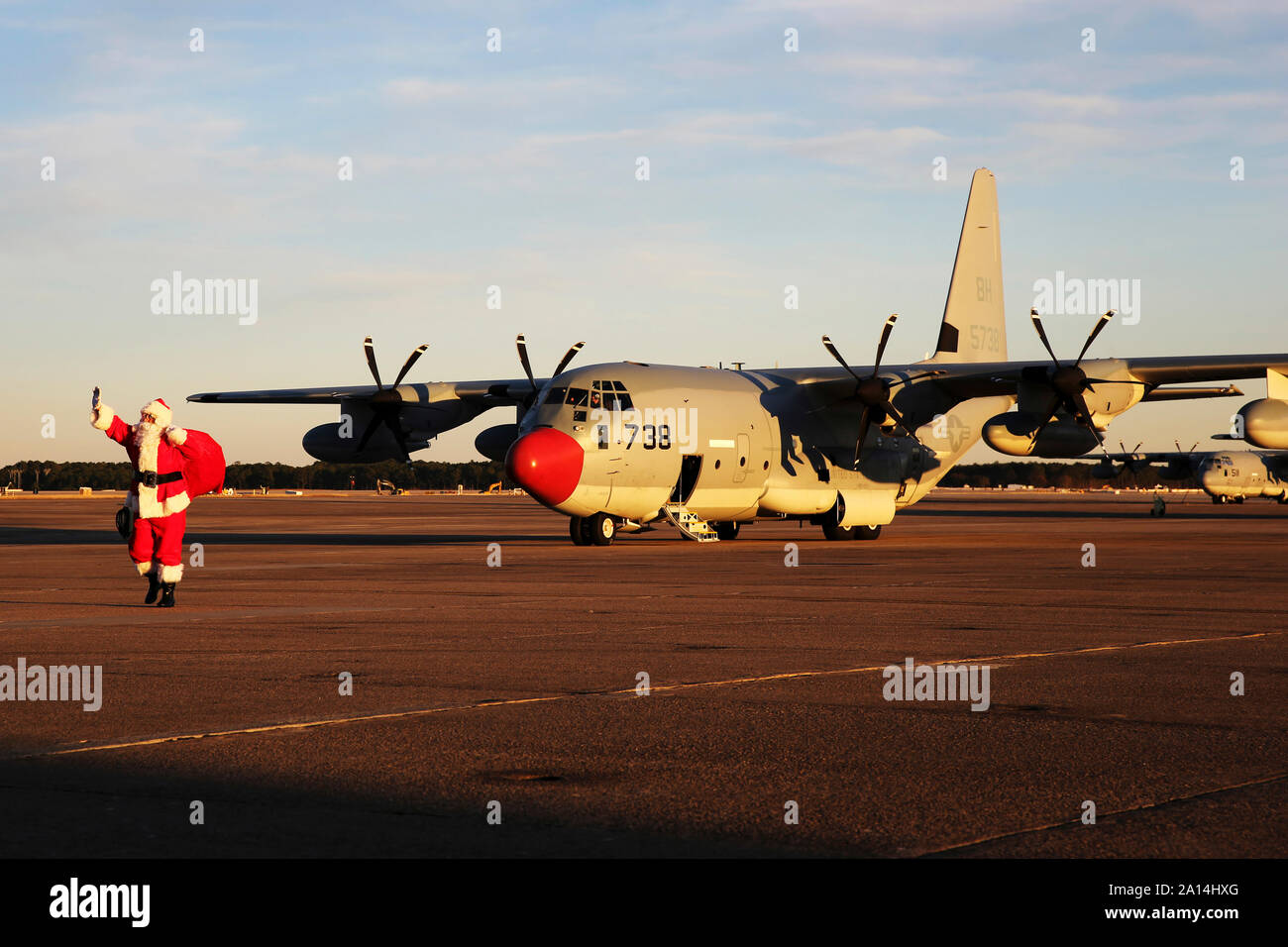 Kc 130j hercules aircraft hi-res stock photography and images - Alamy