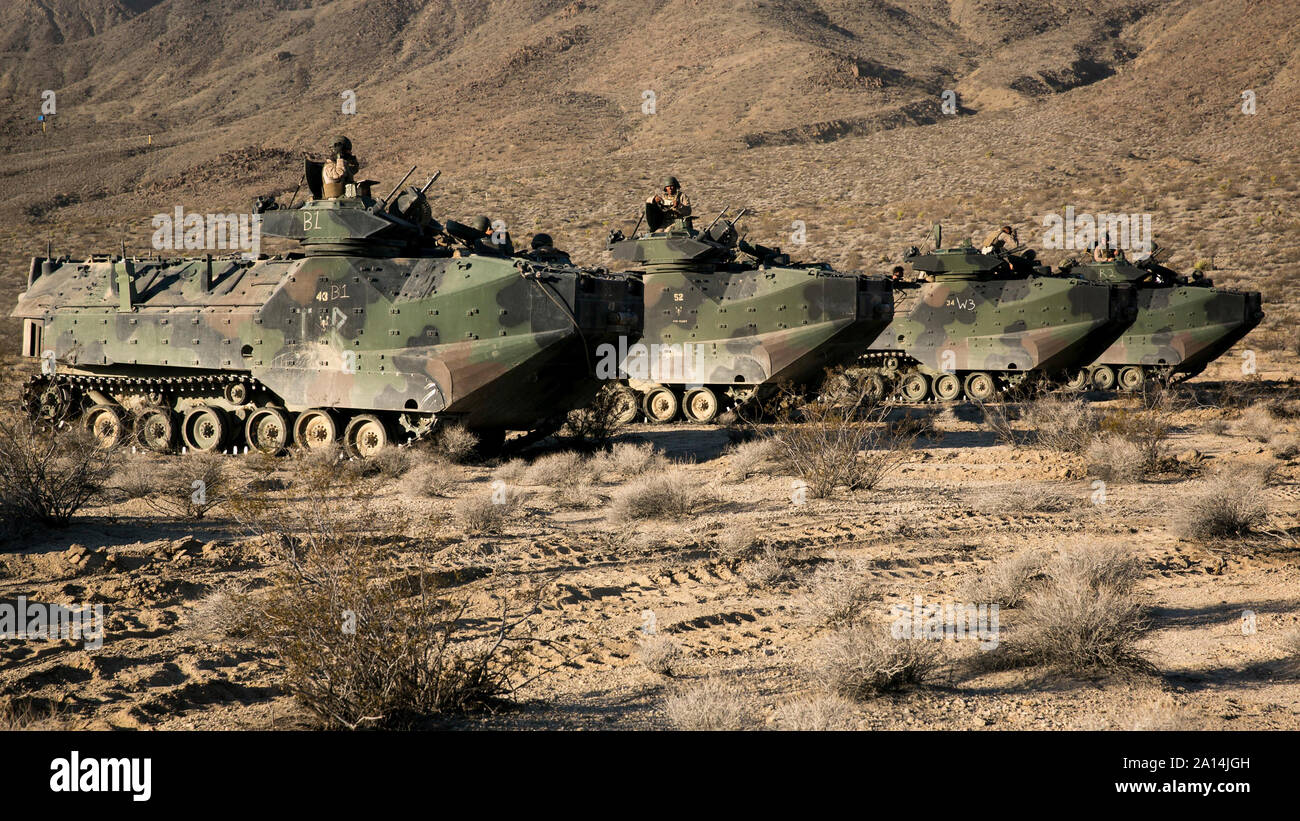 Marine corps tracked vehicles hi-res stock photography and images - Alamy