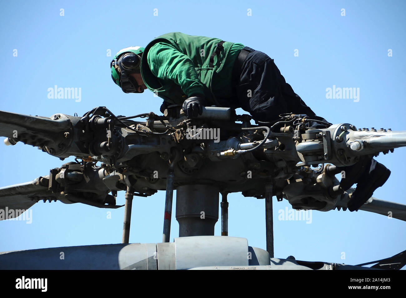 Aviation electricians mate hi-res stock photography and images - Alamy