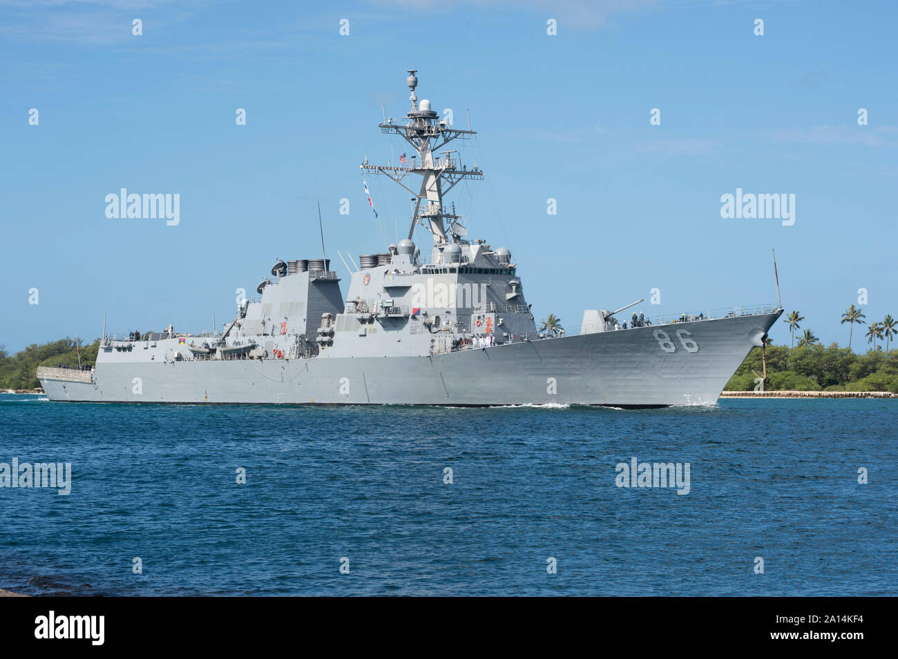 USS Shoup arrives at Joint Base Pearl Harbor-Hickam, Hawaii Stock Photo ...
