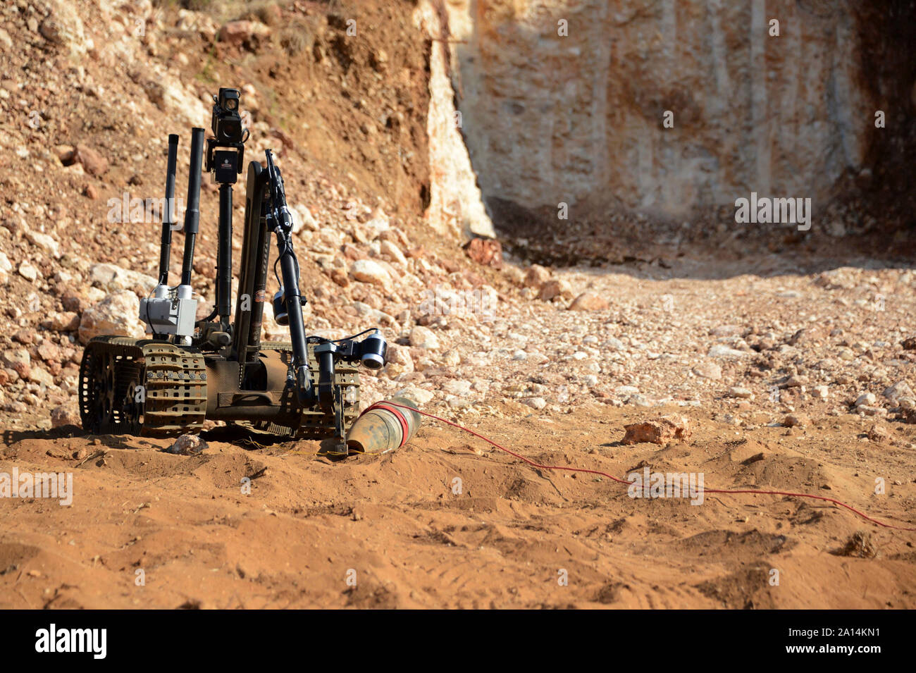 Talon robot hi-res stock photography and images - Alamy