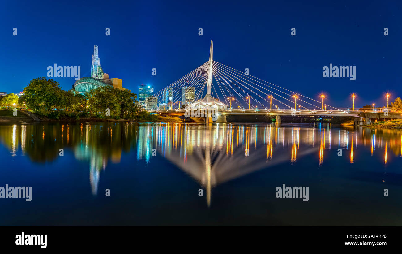 Winnipeg skyline at night hi-res stock photography and images - Alamy