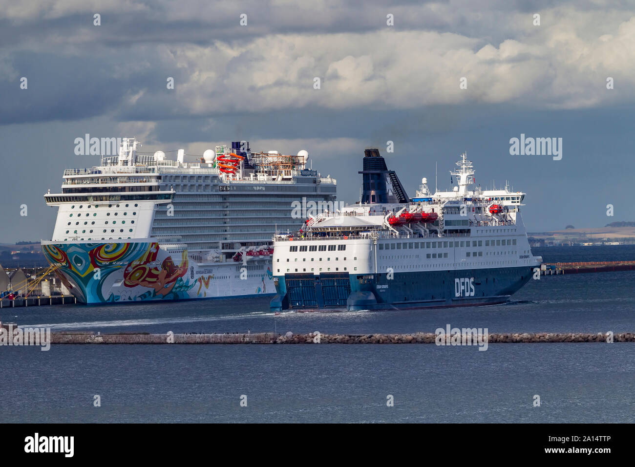 Crown seaways hi-res stock photography and images - Alamy
