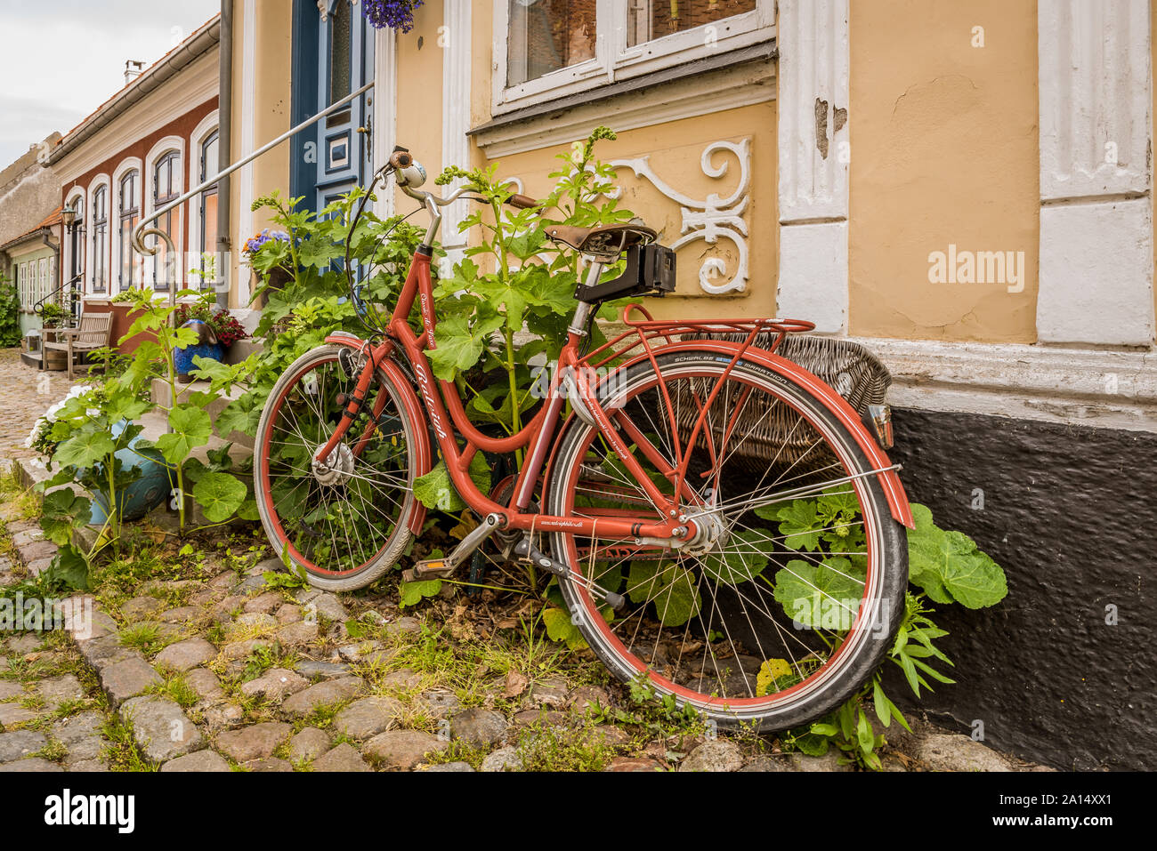 Cobblestone wall hi-res stock photography and images - Alamy