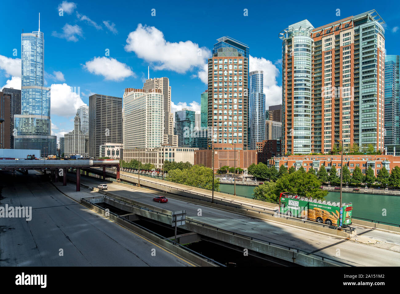 Chicago, Illinois, USA - City riverside Stock Photo - Alamy