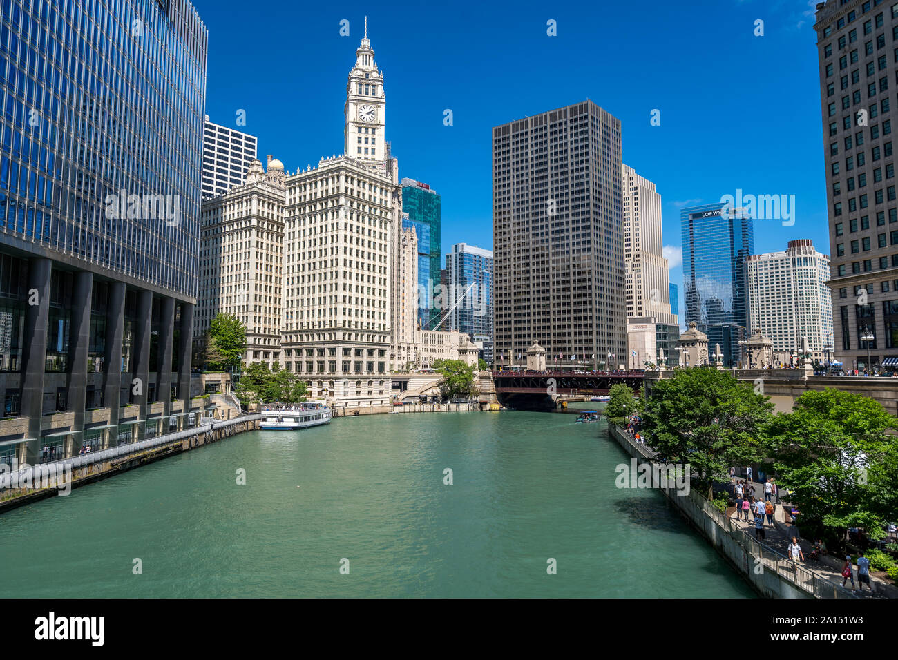Chicago, Illinois, USA - City riverside eastbound Stock Photo - Alamy