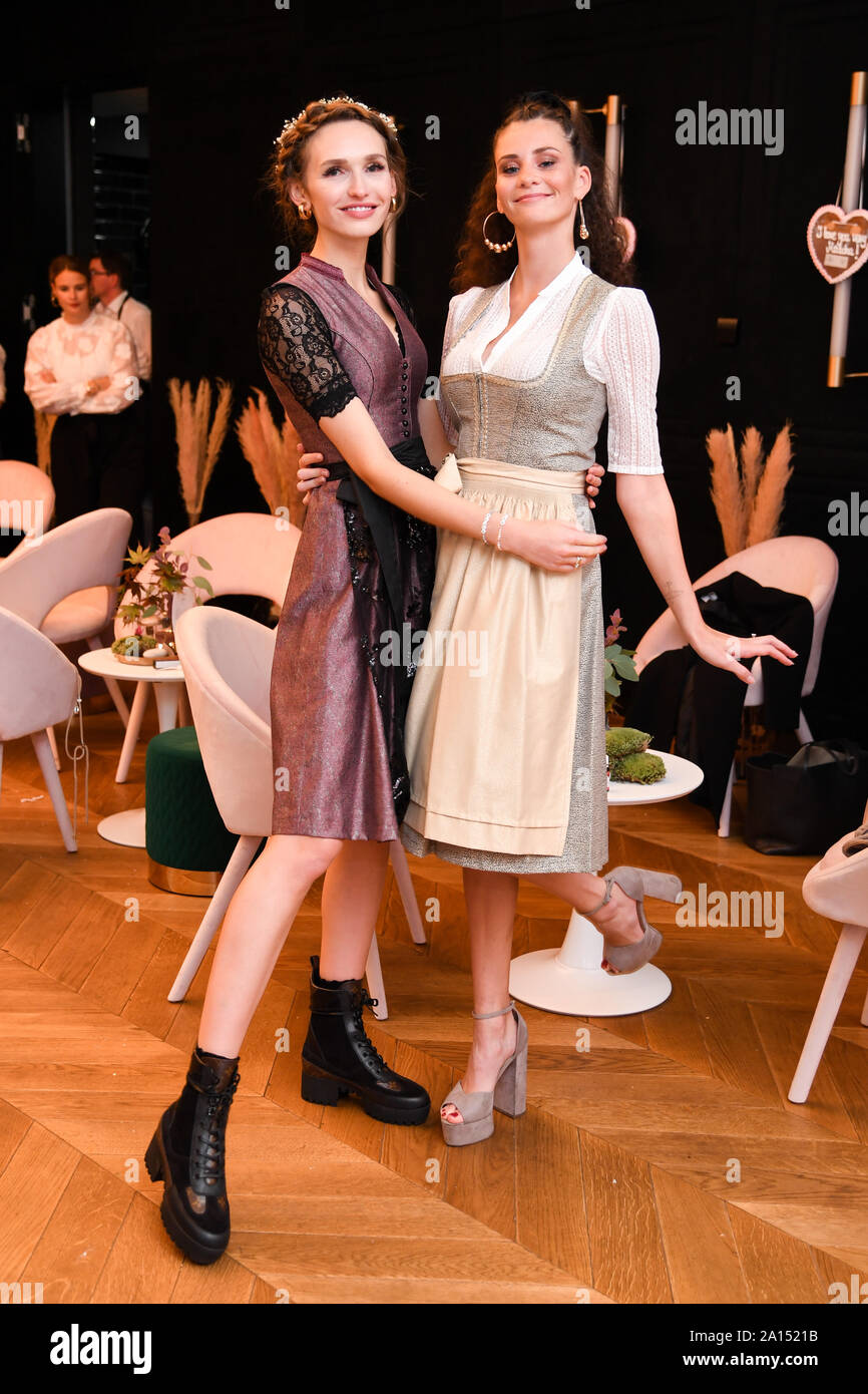 Munich, Germany. 23rd Sep, 2019. Anna Wilke (l), model and Betty Taube ...