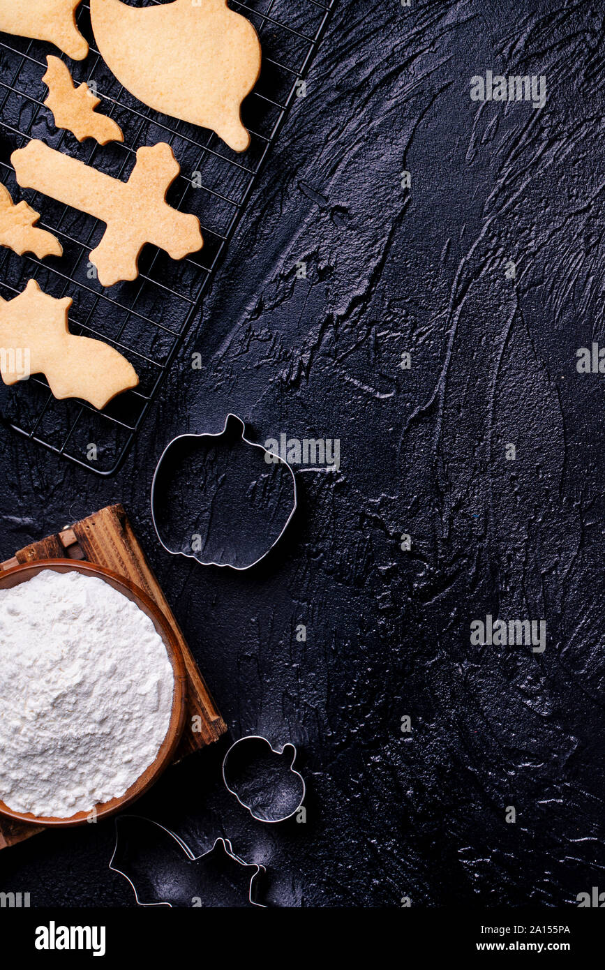 Workbench flour hi-res stock photography and images - Alamy