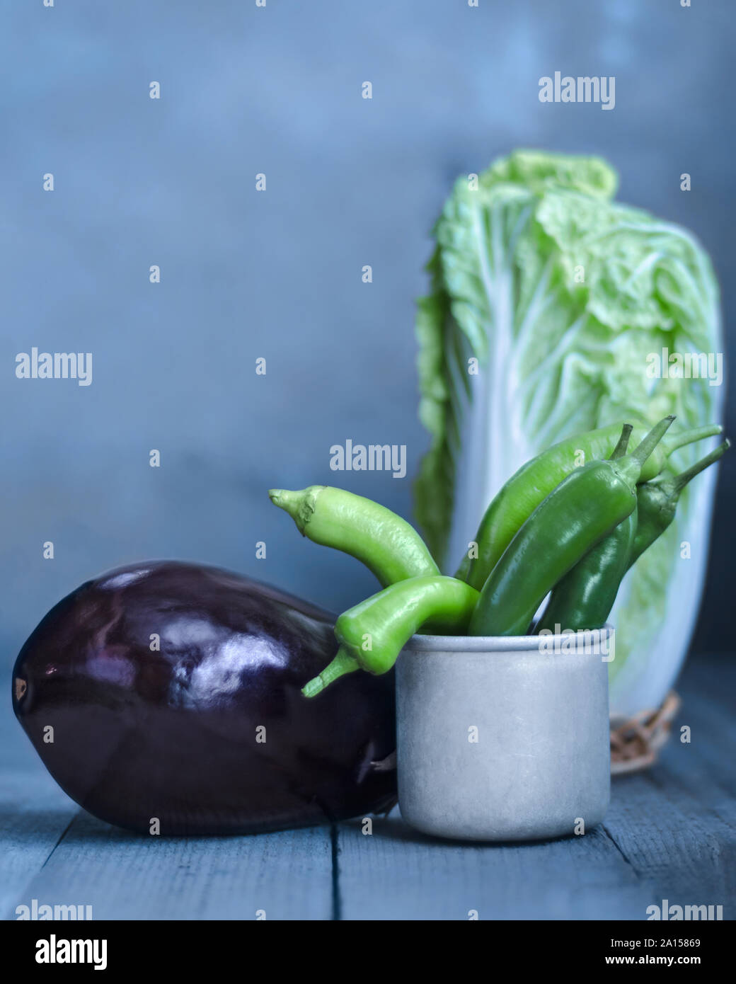 Blue background rustic hi-res stock photography and images - Alamy