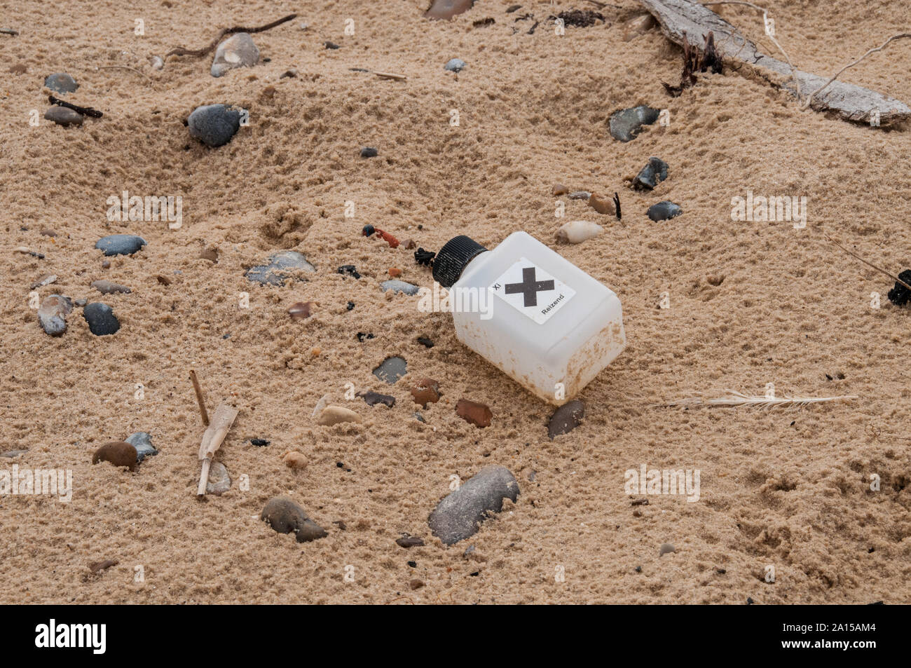 Litter plastic waste hi-res stock photography and images - Alamy