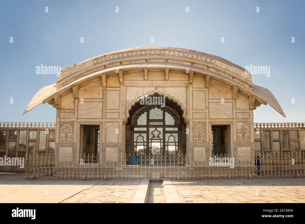 Naulakha Pavilion in Lahore Fort Stock Photo - Alamy