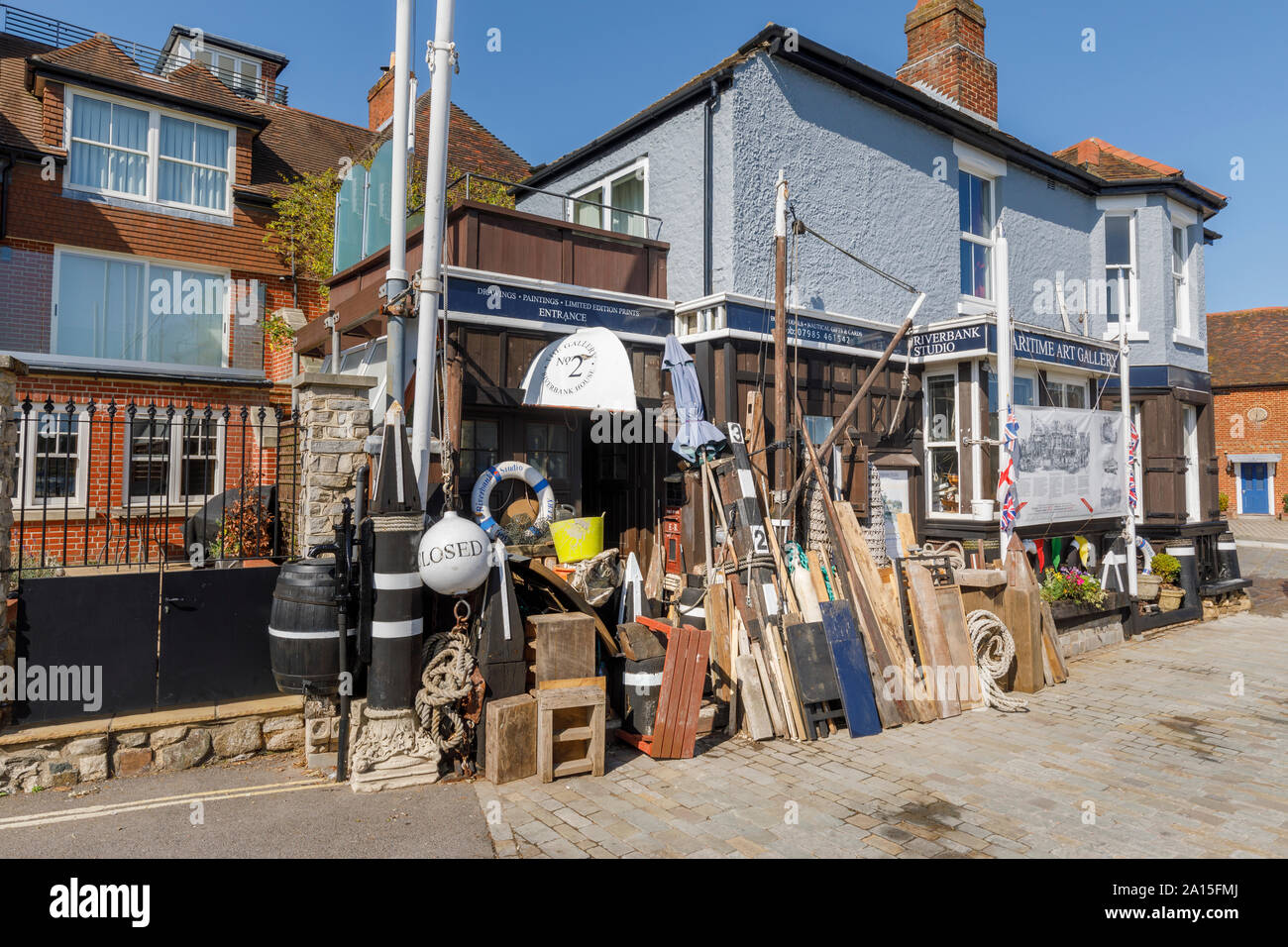 Streetside art shop hi-res stock photography and images - Alamy