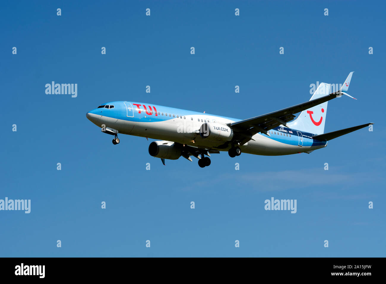 Tui airways hi-res stock photography and images - Alamy