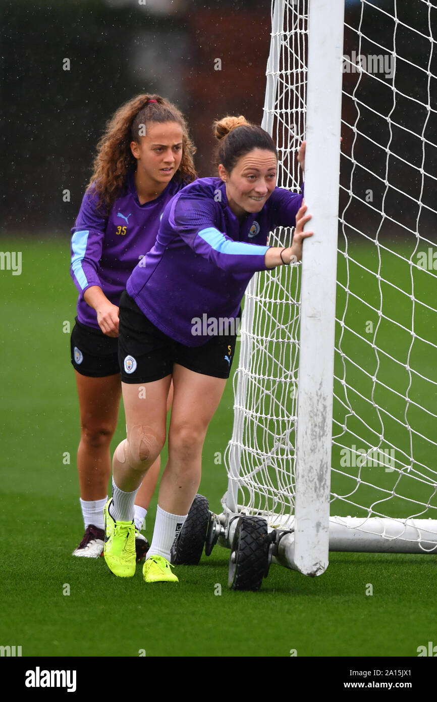 Manchester City’s Matilde Fidalgo and Manchester City’s Megan Campbell ...