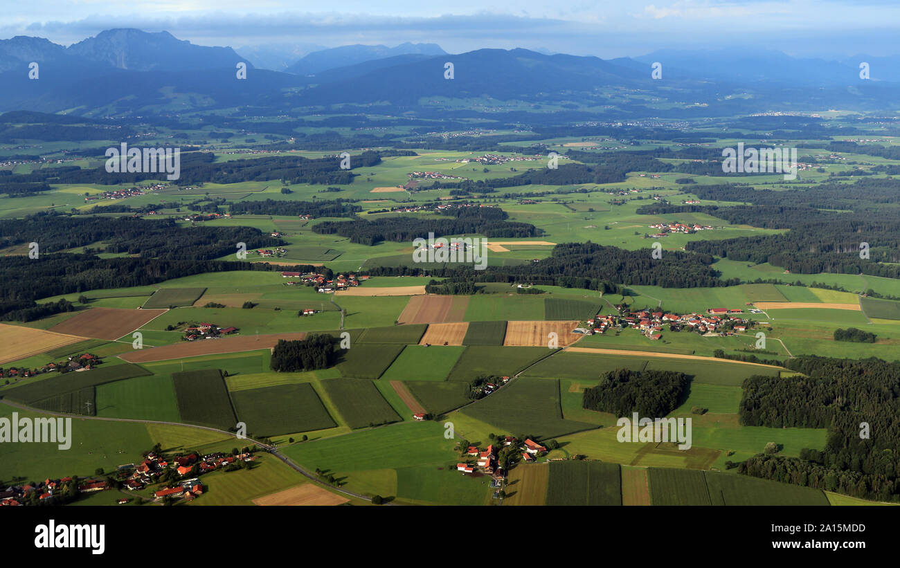 Green fields in nature hi-res stock photography and images - Alamy