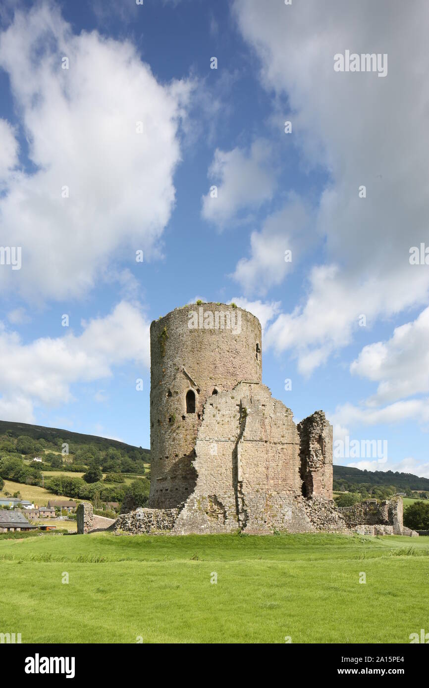 Shell keep castle hi-res stock photography and images - Alamy