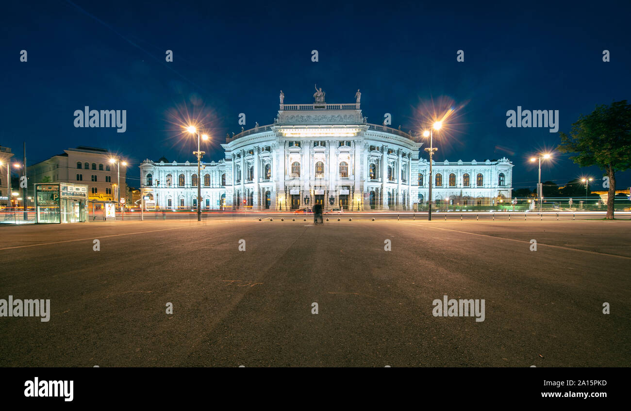 Night view vienna hi-res stock photography and images - Alamy