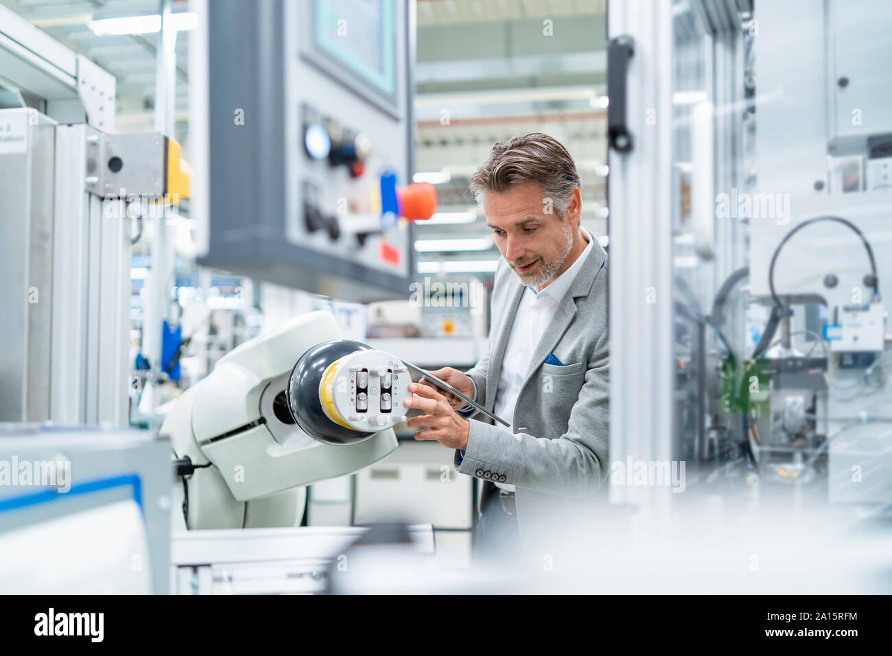 Assembly robot hi-res stock photography and images - Alamy