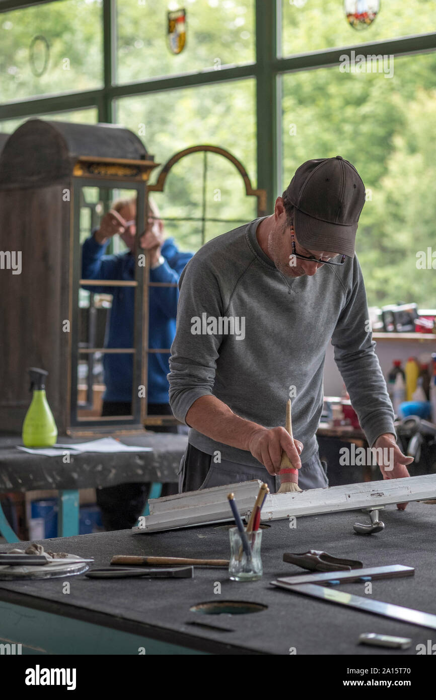 Glazing tool hi-res stock photography and images - Alamy