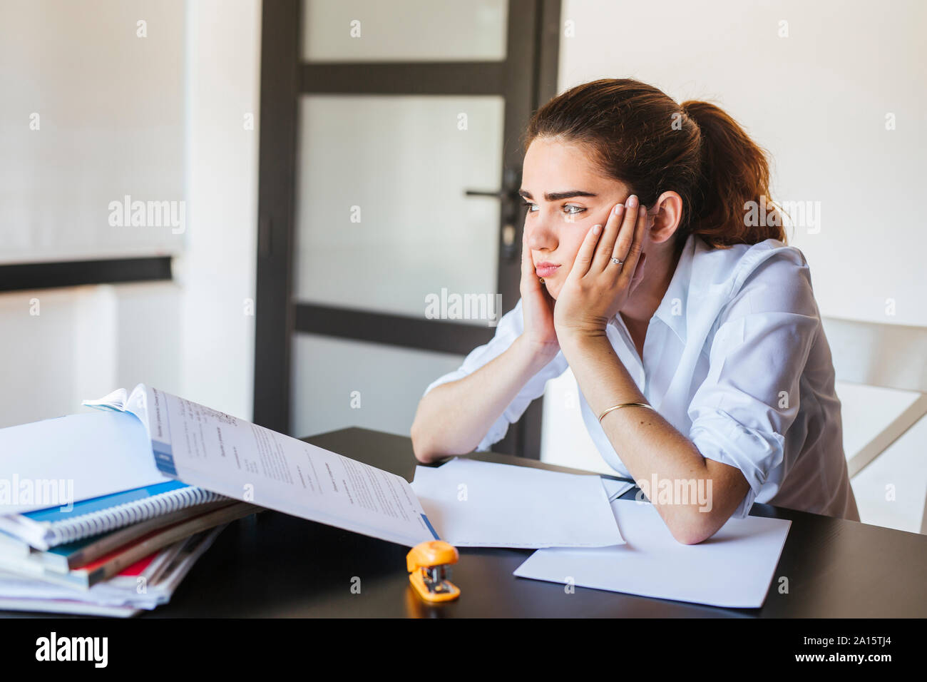 Frustrated student hi-res stock photography and images - Alamy