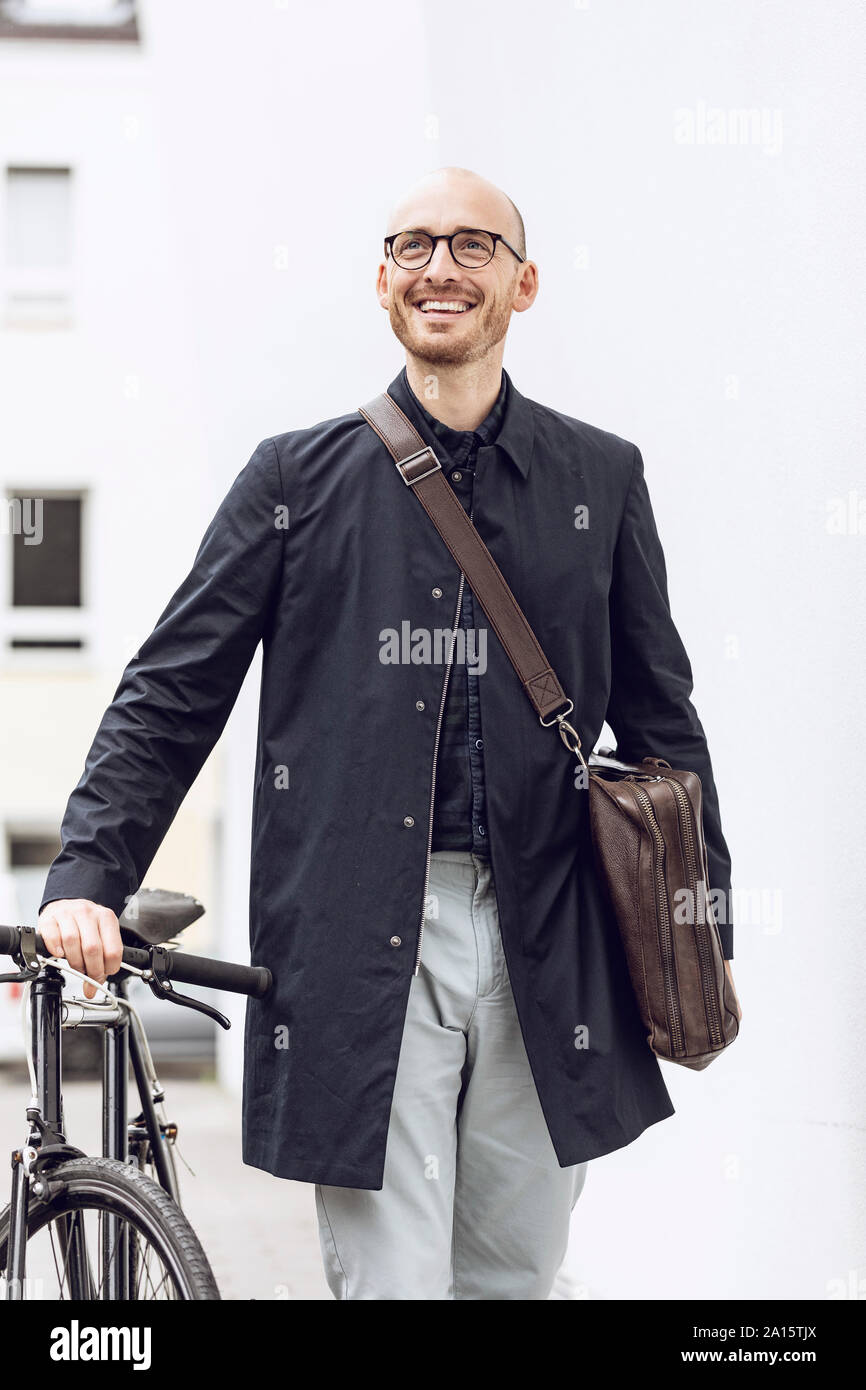 People going to work building hi-res stock photography and images - Alamy