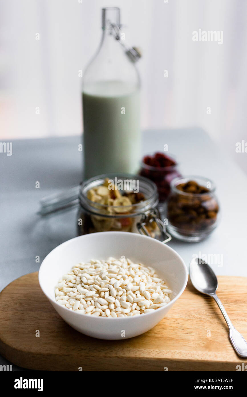 Puffed rice hi-res stock photography and images - Alamy