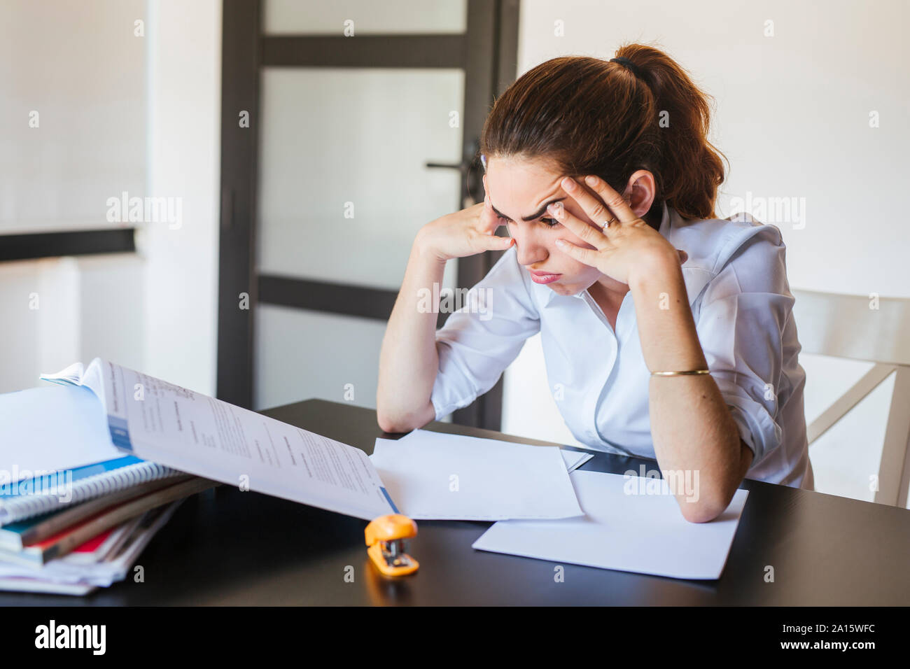 Frustrated student hi-res stock photography and images - Alamy