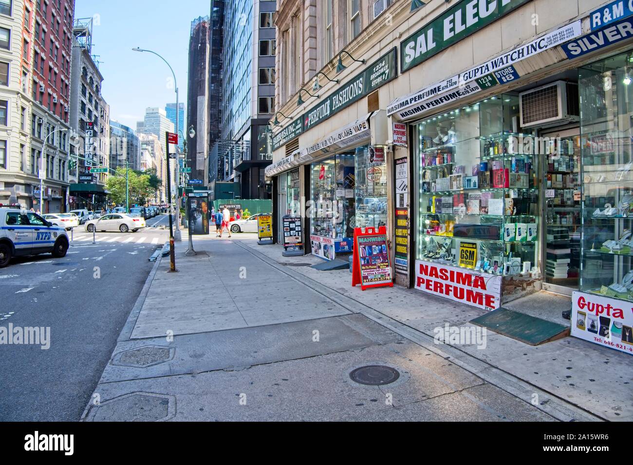 Sunday in nyc hi-res stock photography and images - Alamy