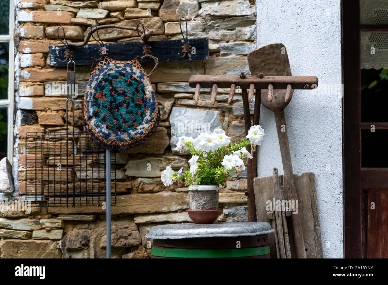 Arrangement of traditional Bulgarian elements of decoration, Kosti ...