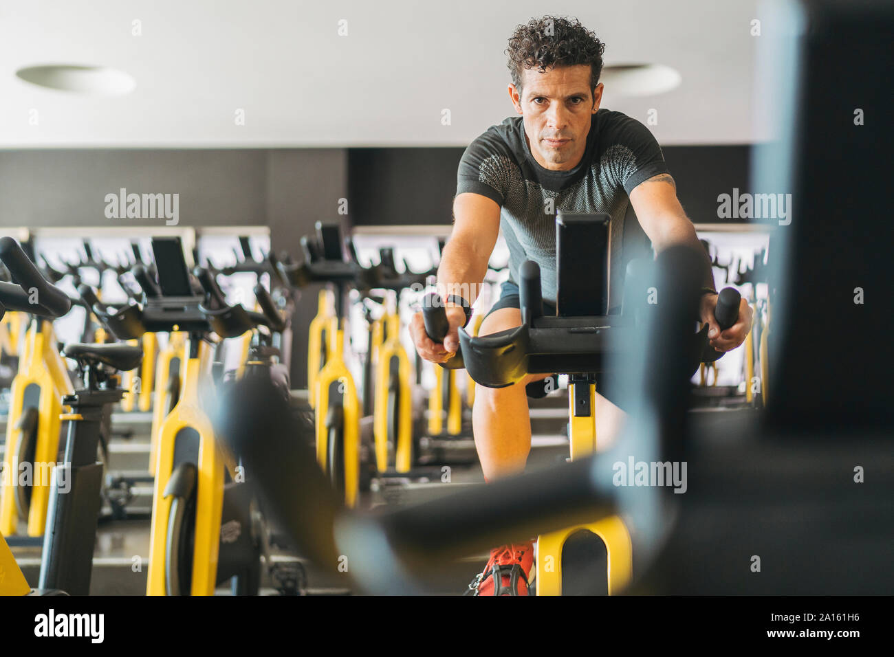 Mature gym class hi-res stock photography and images - Alamy
