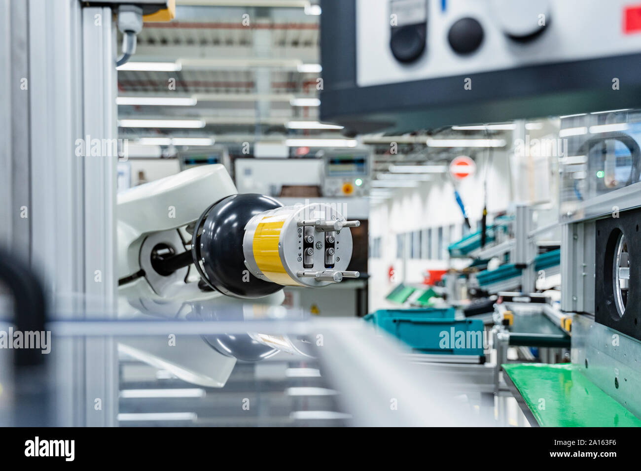 Robot assembly line hi-res stock photography and images - Alamy