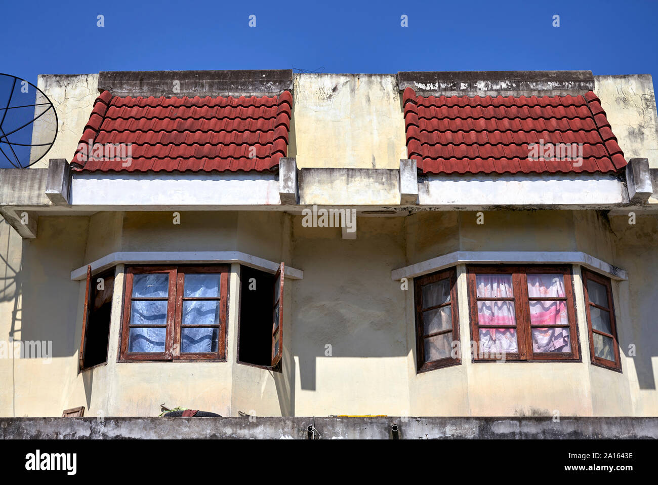 Windows wood hi-res stock photography and images - Alamy