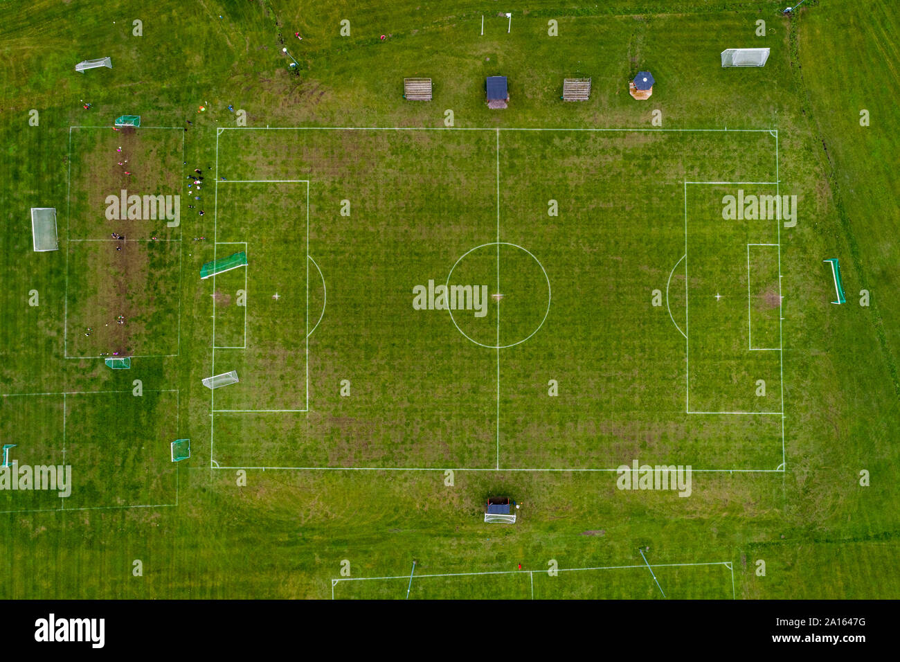Football field overhead hi-res stock photography and images - Alamy