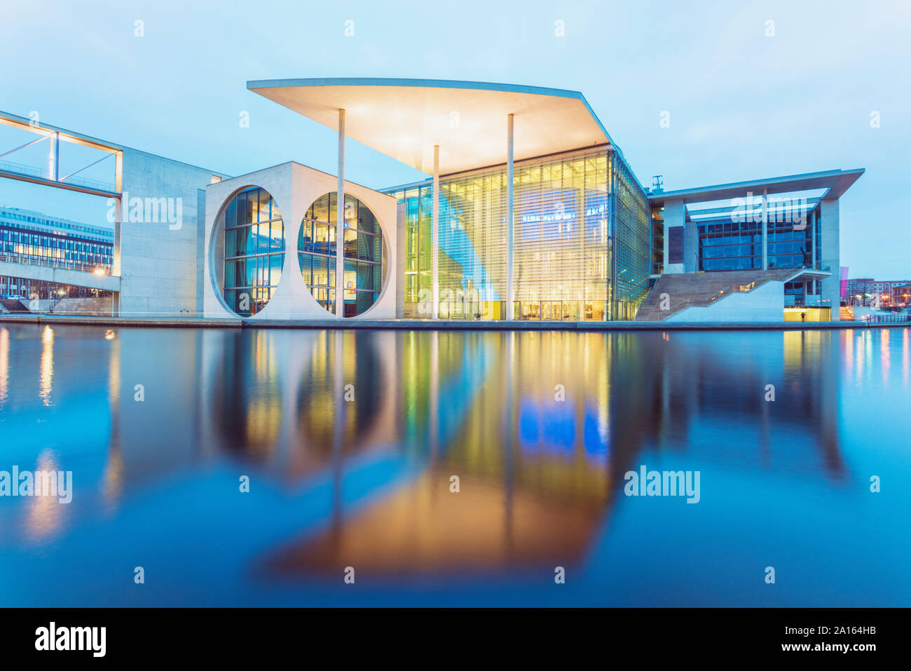 Modern Government Buildings High Resolution Stock Photography and Images - Alamy
