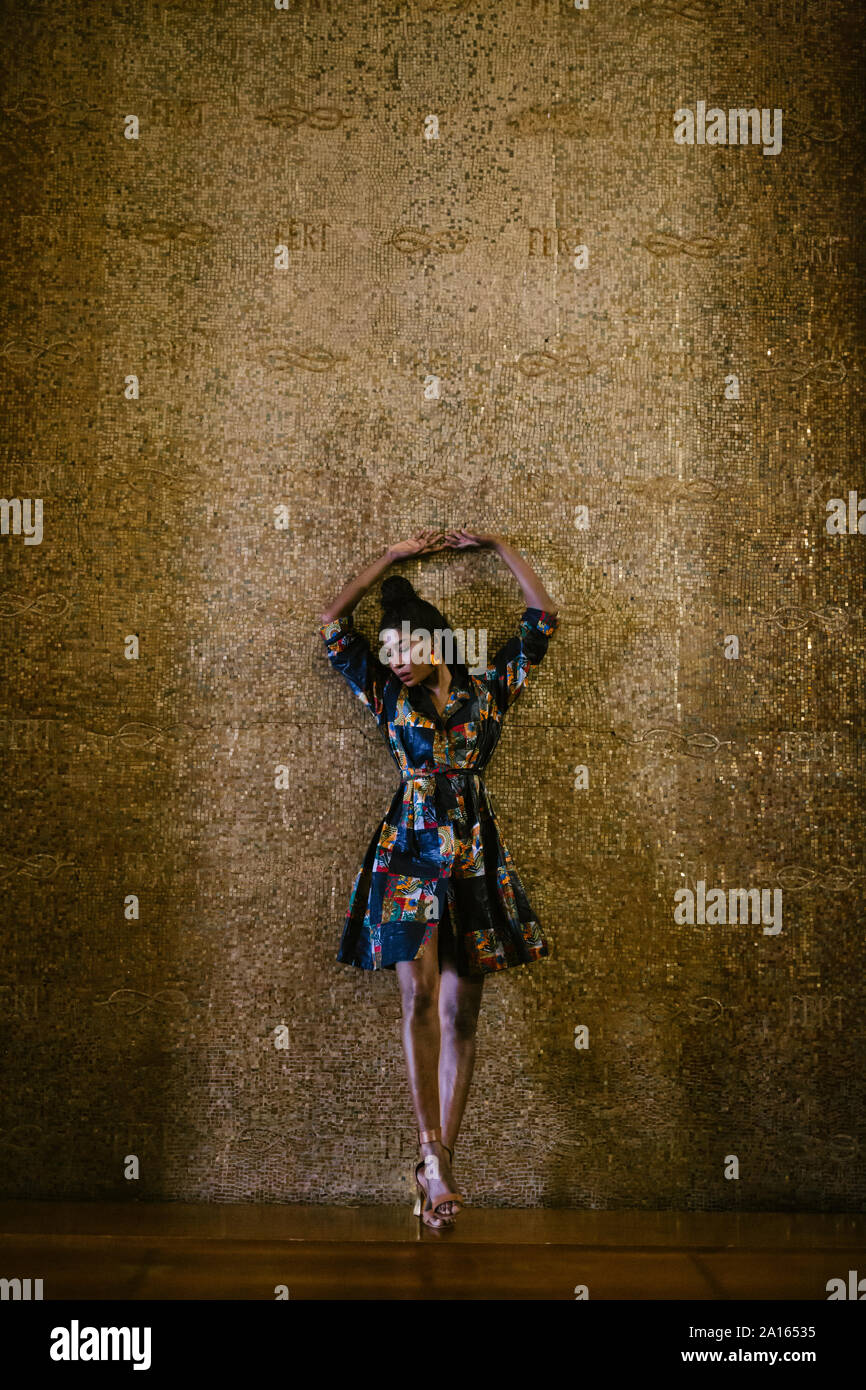 Patterned dress hi-res stock photography and images - Alamy
