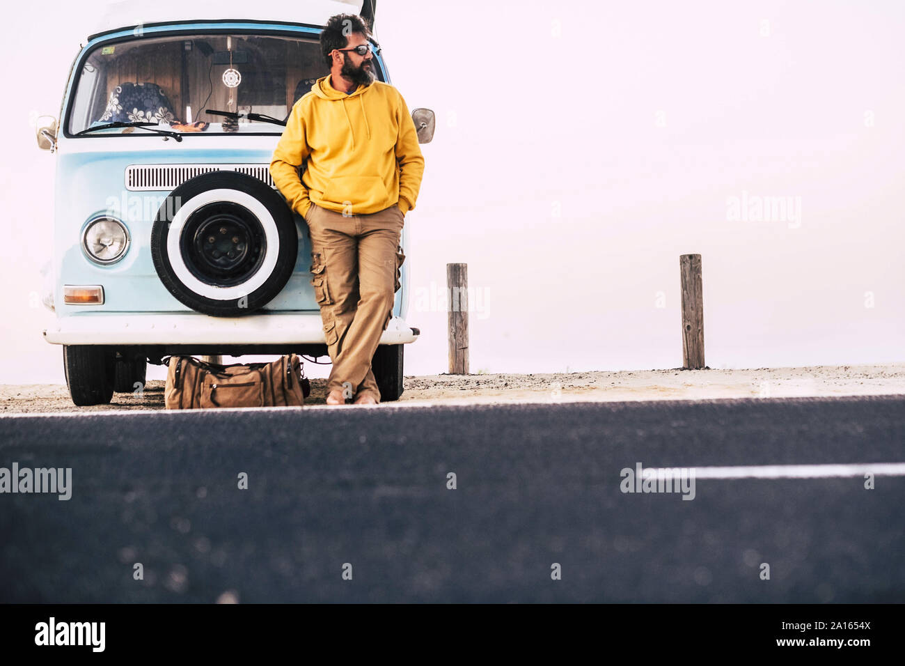 Solo traveler man standing hi-res stock photography and images - Alamy