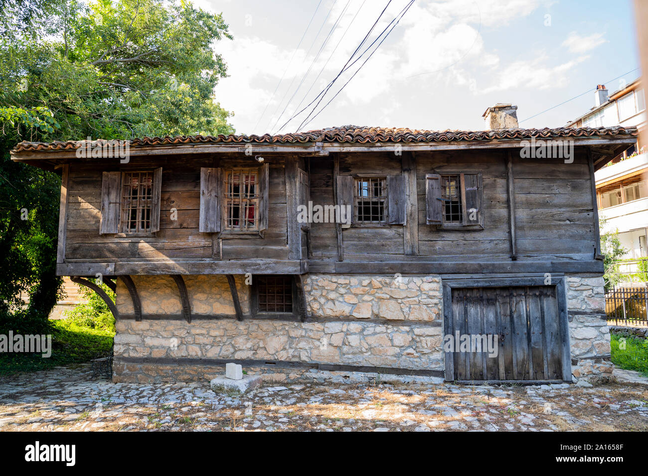 Ramshackle hut hi-res stock photography and images - Alamy